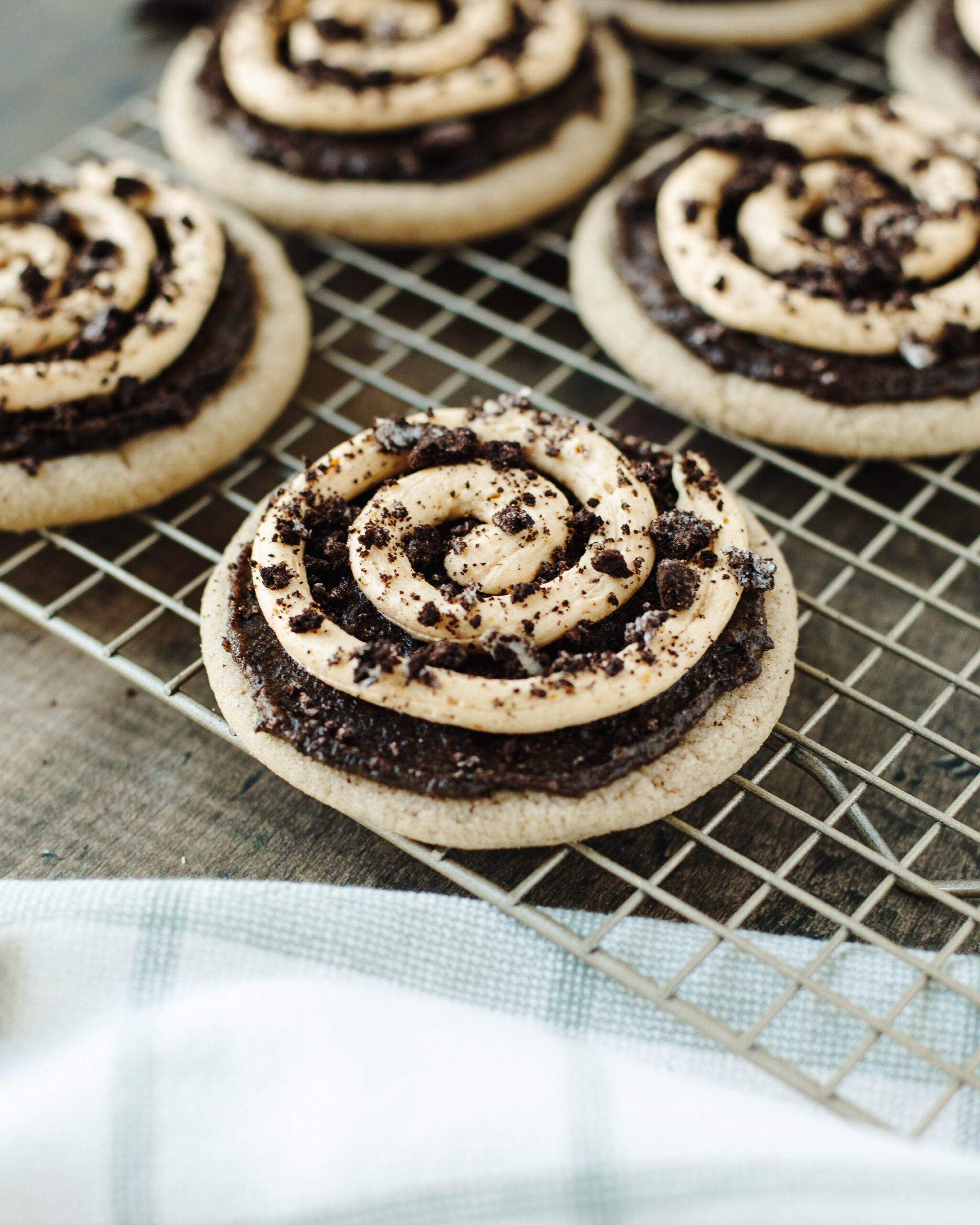 Pumpkin Oreo Swirl Cookies – Identical Recipes
