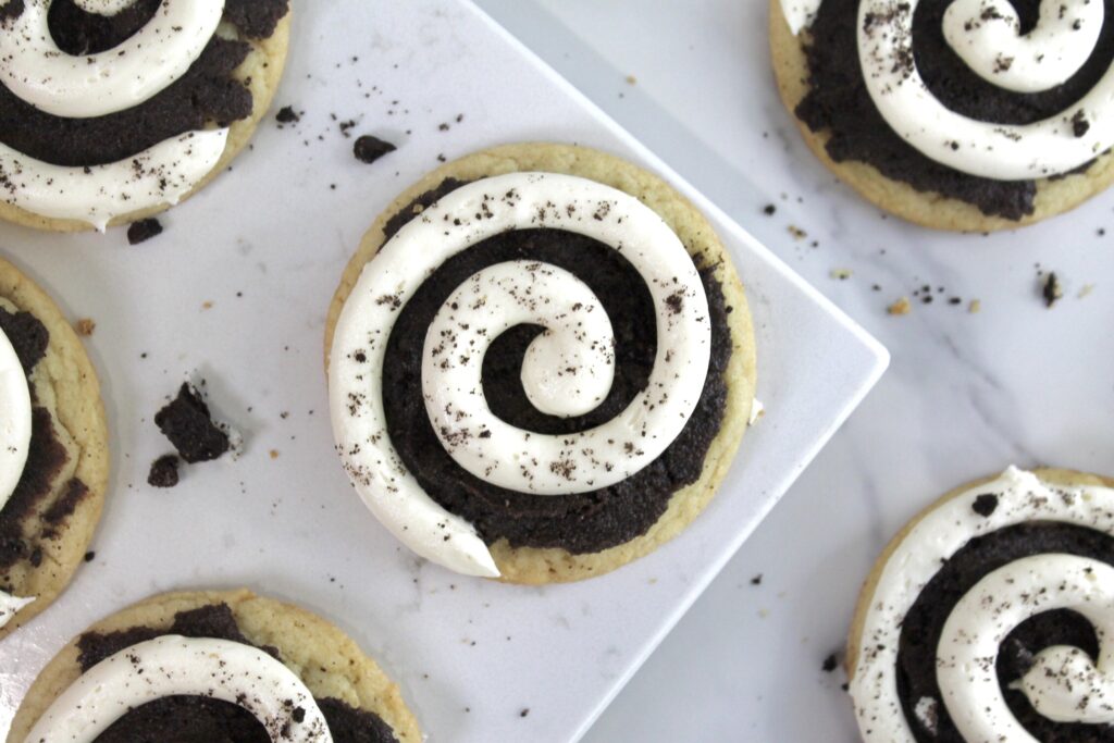 Frosted Oreo Swirl Cookies – Identical Recipes